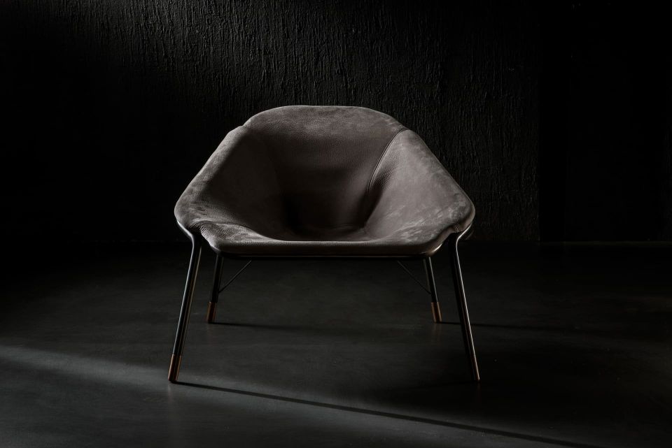 Luxury Henge Furniture: Contemporary Italian Collection in Dubai