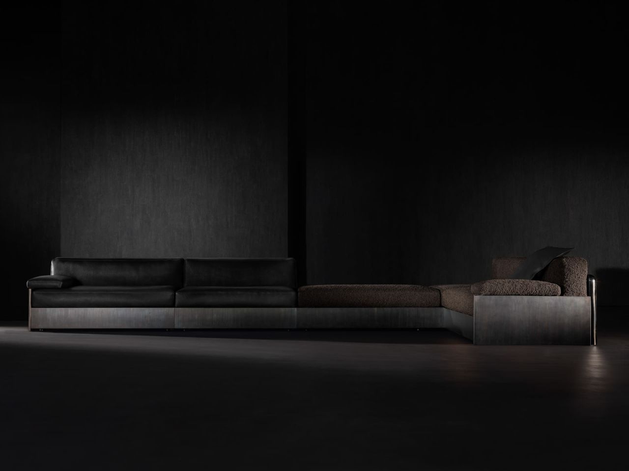 Luxury Henge Furniture: Contemporary Italian Collection in Dubai