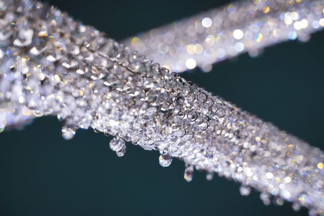 Manooi Comet Line Crystal Chandelier for UAE Interiors - Manooi ...