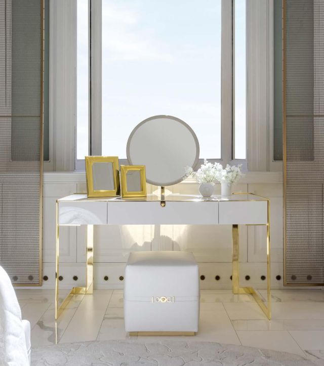 Via Gesù Medusa lady desk - Versace Home - Vanity desks — Solomia Home ...