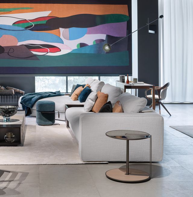 Giorgetti Clamp Small Table, Italian Furniture in the UAE