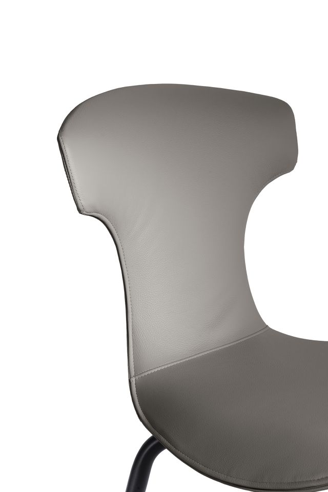 Montera Mas | Chair - Poltrona Frau - Chairs — Luxury Italian Furniture ...