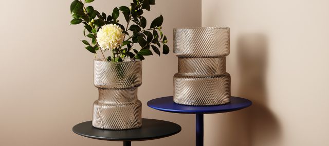 Medusa Rhapsody Vase 24 cm - Versace Accessories - Vases — Luxury ...