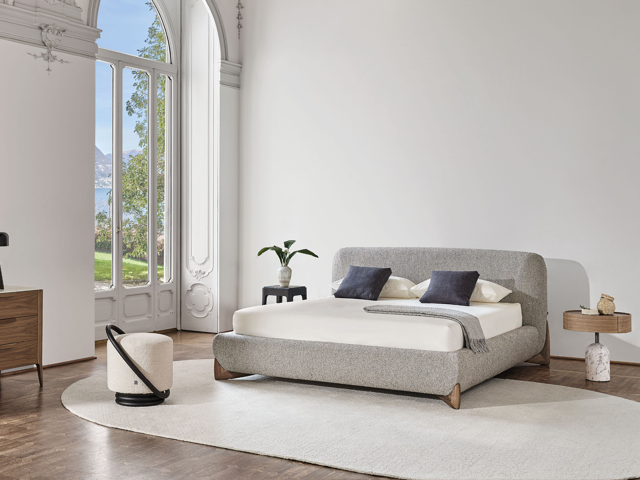 Stiletto 22 high bed - Versace Home - Beds and bedroom accessories ...