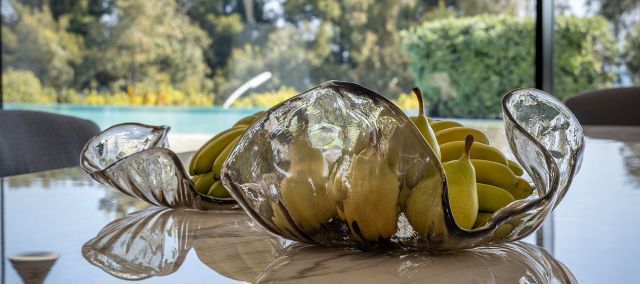 Medusa Rhapsody Vase 24 cm - Versace Accessories - Vases — Luxury ...